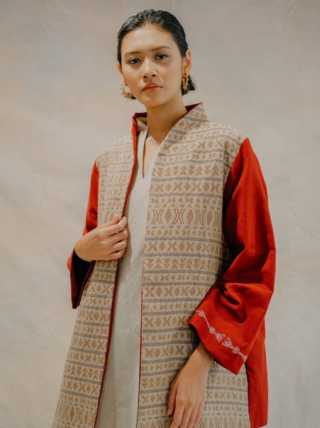 Kayu & Kosmos – High Collar Outer Sulam Rara – Tobatenun